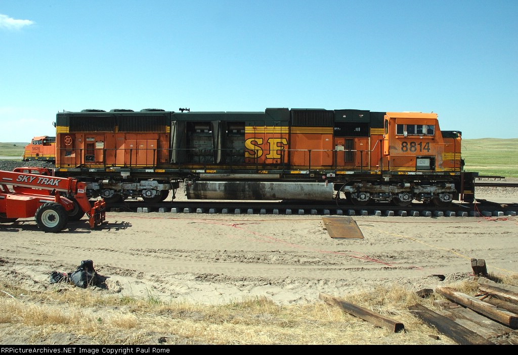 BNSF 8814 wrecked a few miles east of Alliance Nebraska